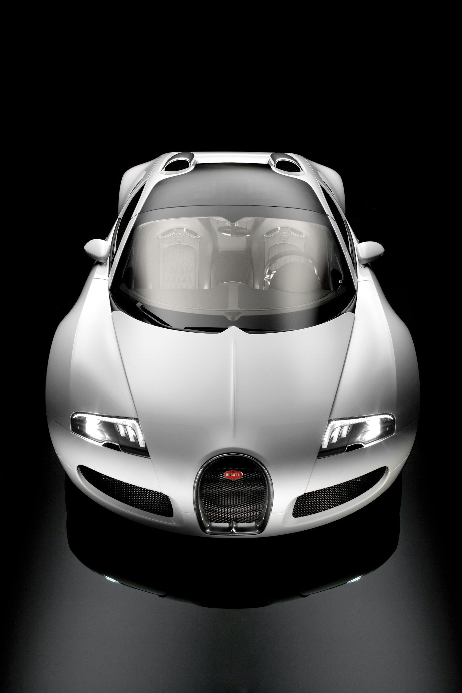 Compare the Bugatti Chiron and Bugatti Veyron | Expert Head-to-Head ...